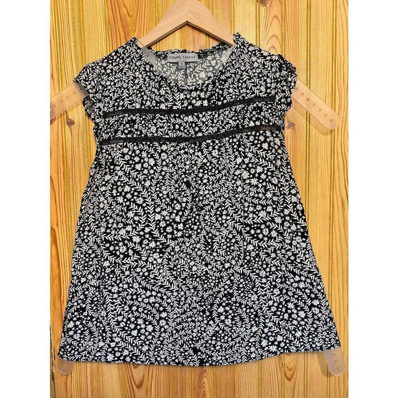 Absolutely Famous | Tops | Xl Absolutely Famous Black And White Floral ...